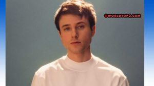 Alec Benjamin | Age, Height, Net Worth (2023), Family, Gf