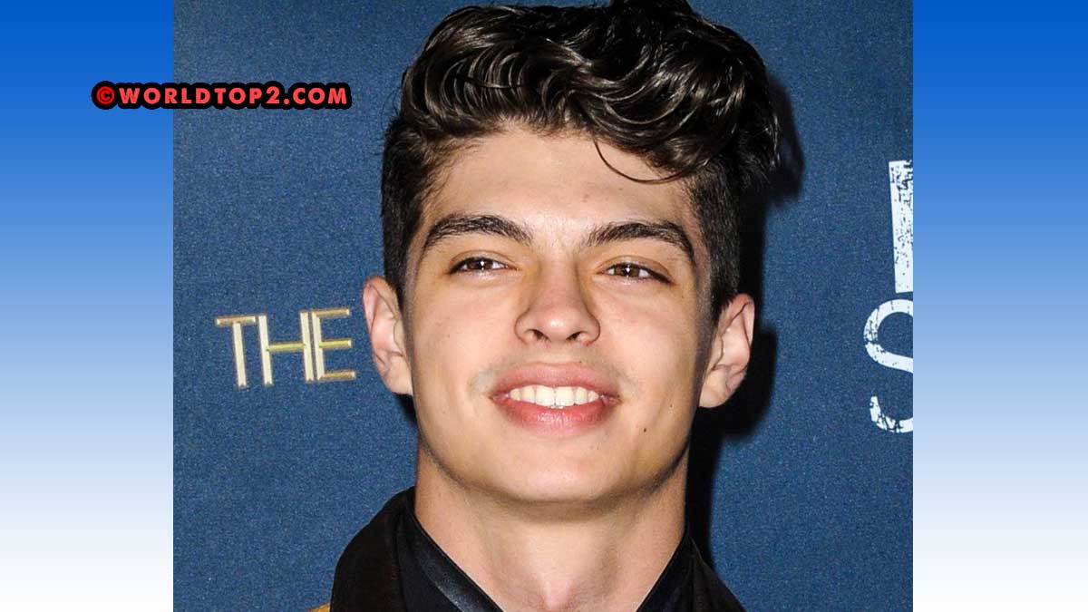 Ian Eastwood | Bio, Age, Height, Net Worth (2023), Family, Gf