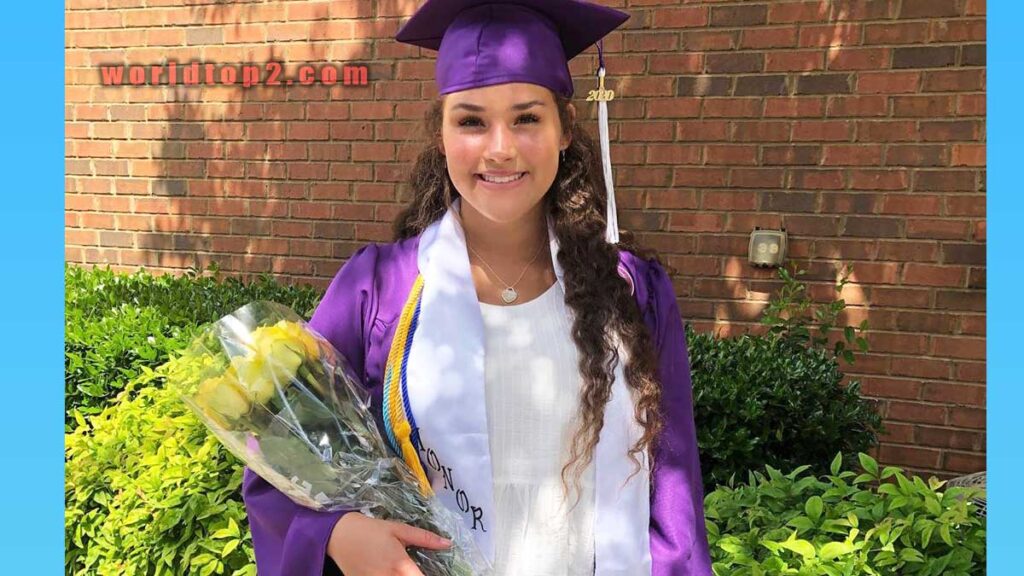 Gracie (Haschak Sisters) | Age, Height, Net Worth (2023), Bf