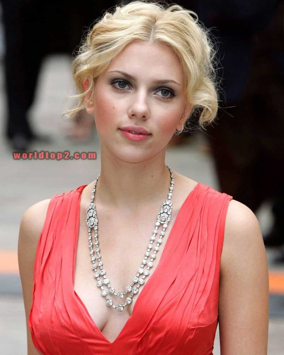 Scarlett Johansson | Age, Height, Net Worth (2023), Kids