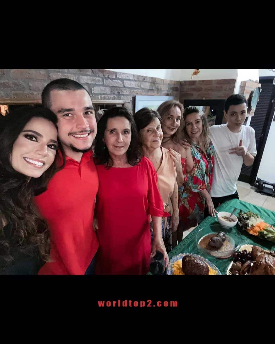 Julia Gama | Model | Age, Height, Photos, Family, Bf, Facts