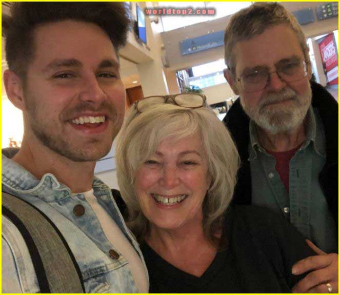 Daily Max (Max McFarlin) | Age, Net Worth, Family, Facts