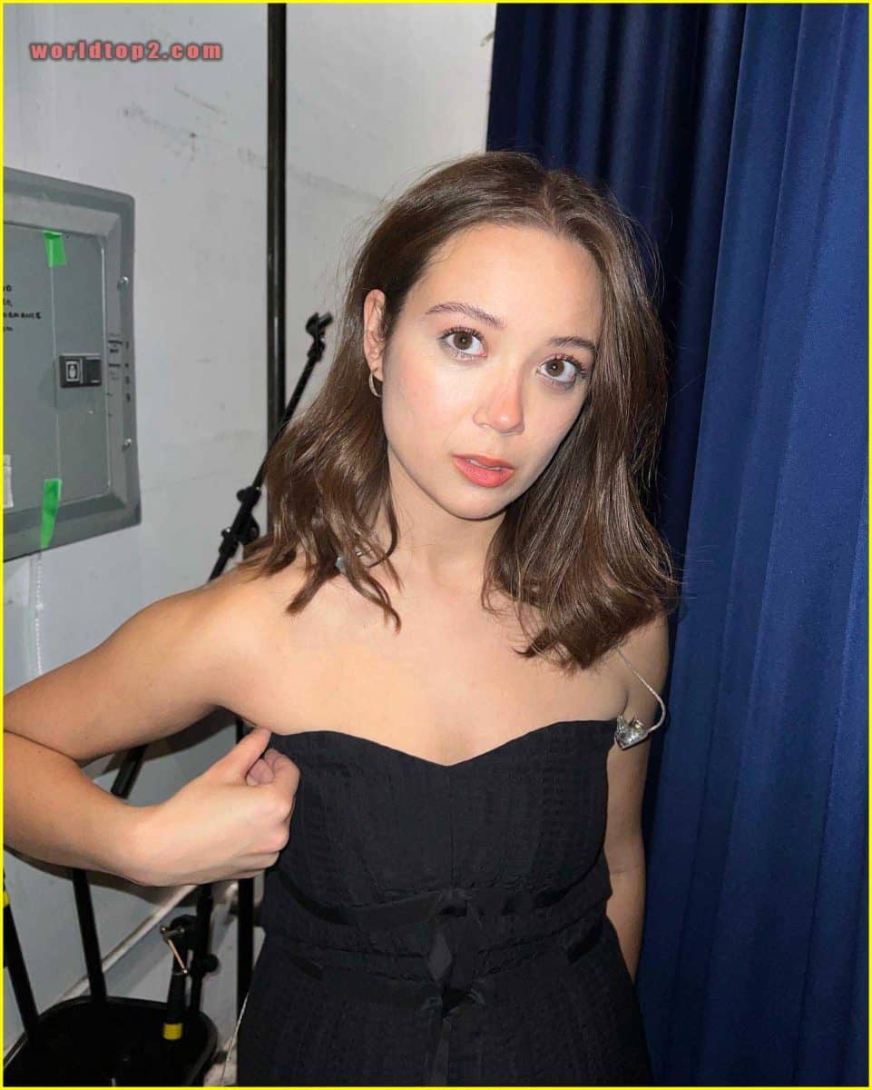 Laufey (Singer) | Bio, Age, Height, Bf, Family, Facts, Wiki